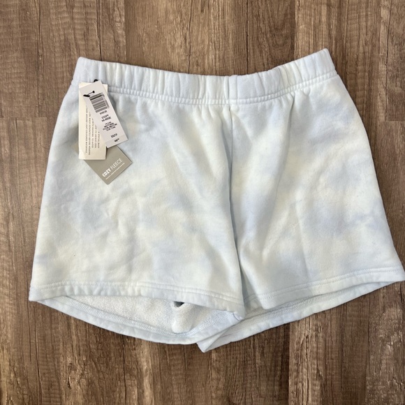 Aritzia | Shorts | Aritzia Tna Shorts | Poshmark